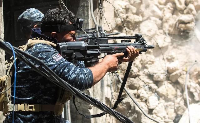 The VHS-2 Bullpup in combat | SPARTANAT