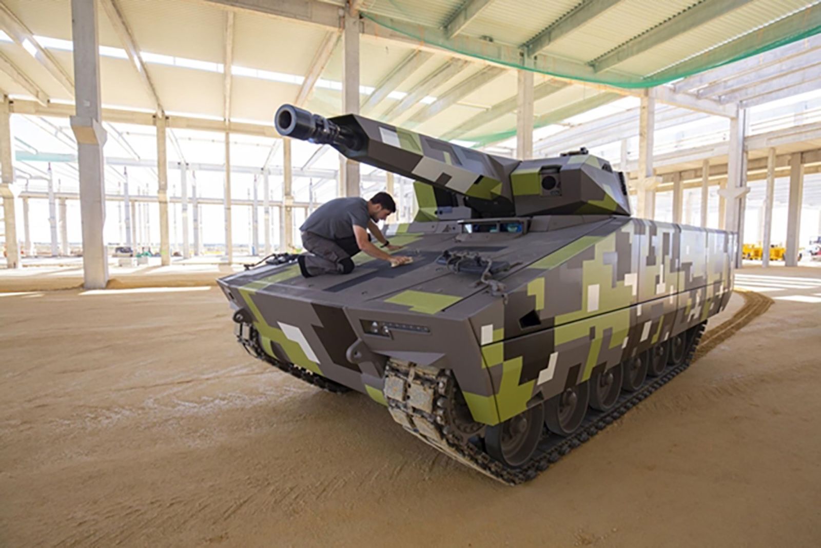 Ten LYNX KF41 for Ukraine | SPARTANAT