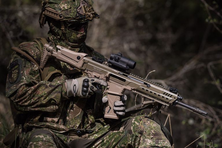 PHOTO FILE: HK433 with CONCAMO in the field | SPARTANAT