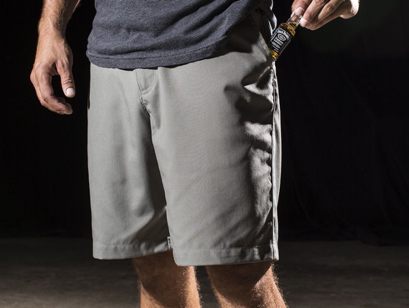 Gemütlich durch den Feierabend mit Pub Shorts von First Spear - SPARTANAT