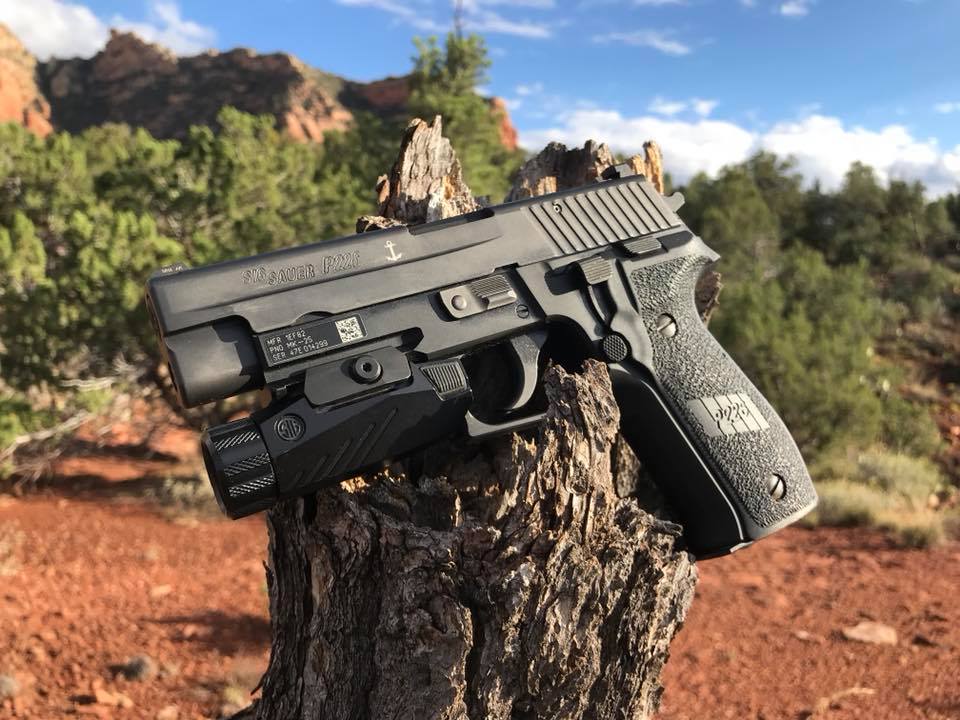 Die Pistole der Navy SEALs: SIG SAUER P226 - SPARTANAT