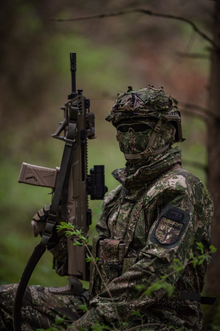 PHOTO FILE: HK433 with CONCAMO in the field | SPARTANAT