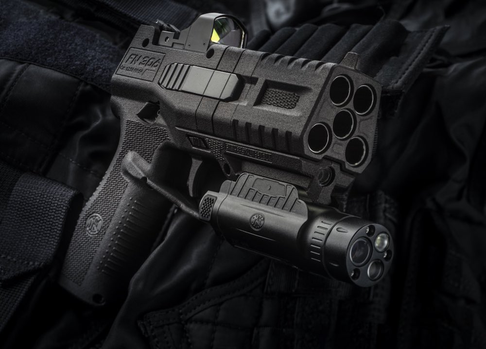Less Lethal: Mit FN 306™ auf 10 Meter - SPARTANAT