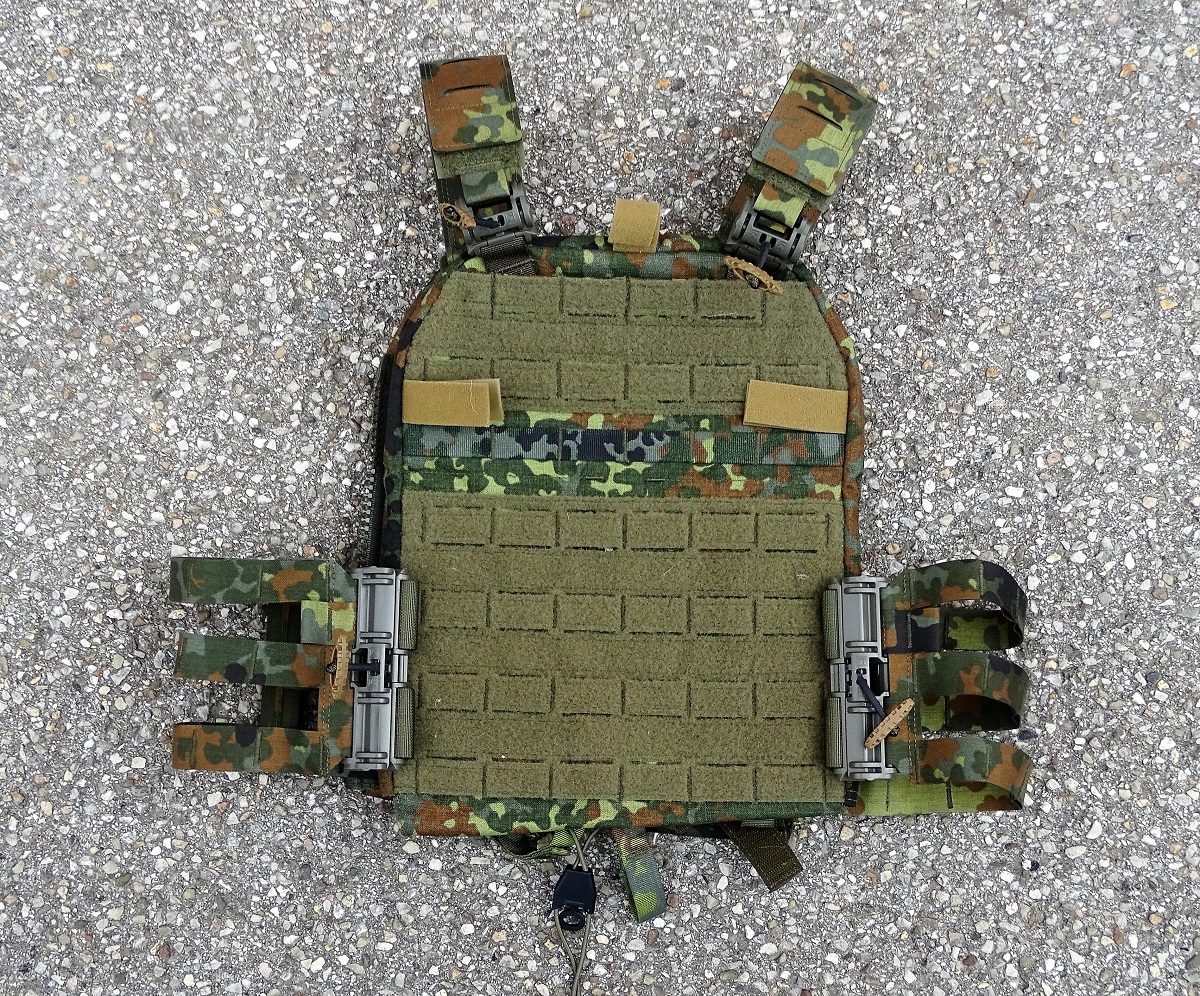 REVIEW: LINDNERHOF TAKTIK Plate Carrier LT042/2 | SPARTANAT
